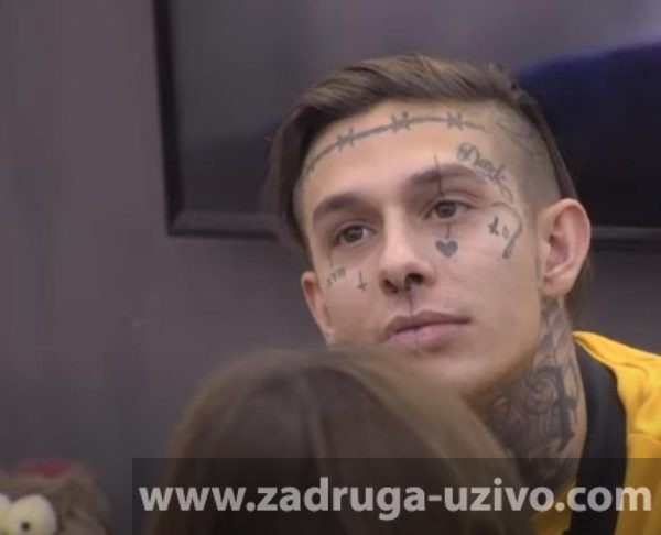Fran Pujas narkoman, redovno je drogiran a koristi marihuanu i kokain ...