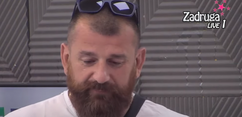 Miljan Vračević dobio pismo od porodice pa se raspao na delove, uplakan ...